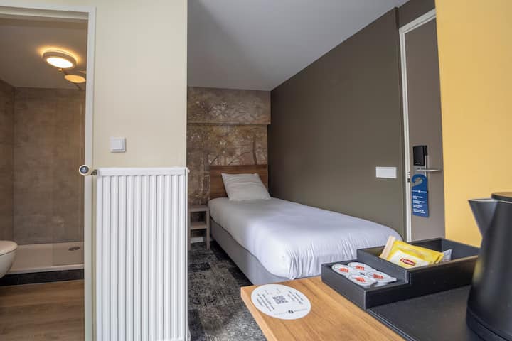 Comfortable Stay! Indoor Pool, Onsite Dining! - Groesbeek
