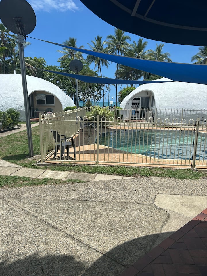 Sea View Dome - Trinity Beach