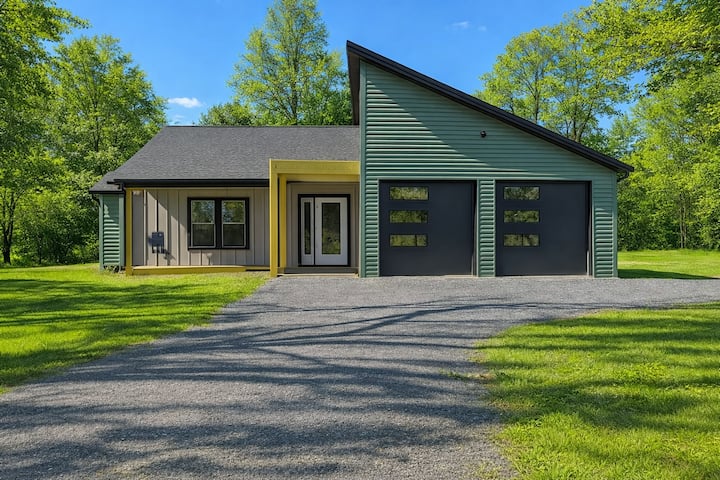 The Lodge | 10 Min To Sackets Harbor & Watertown - Watertown, NY