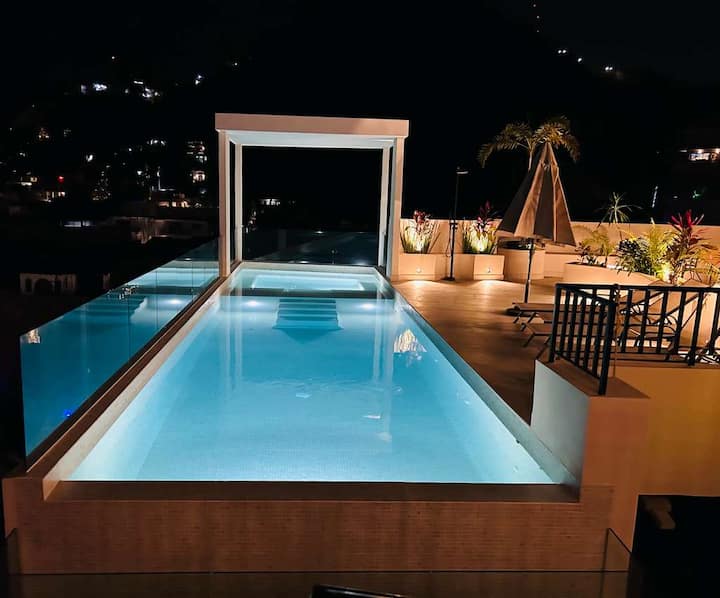 Modern 2br: Rooftop Pool & Balcony In Top Area - Puerto Vallarta