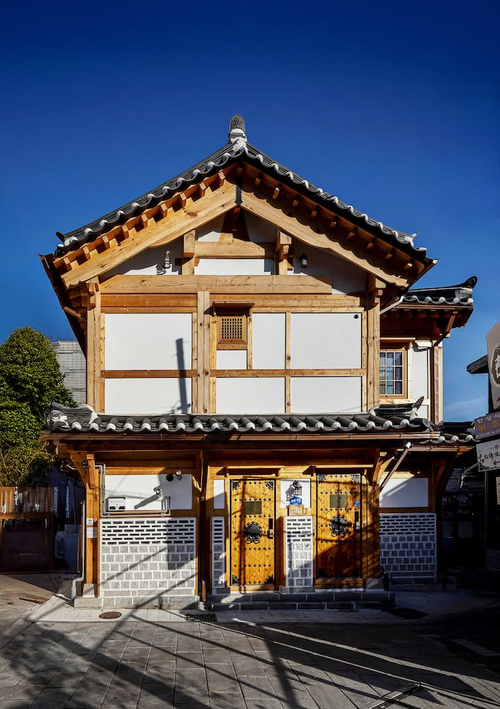 [인사랑]2층한옥독채/공항버스도보 1분/인사동/경복궁/창경궁/중앙박물관/남산/북촌/서촌 - Seoul