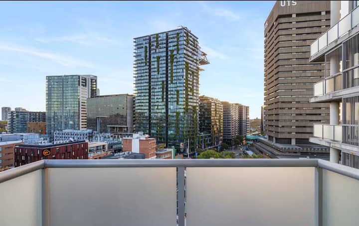 Central Apt | Free Parking &Pool | Uni & Chinatown - Sydney central station