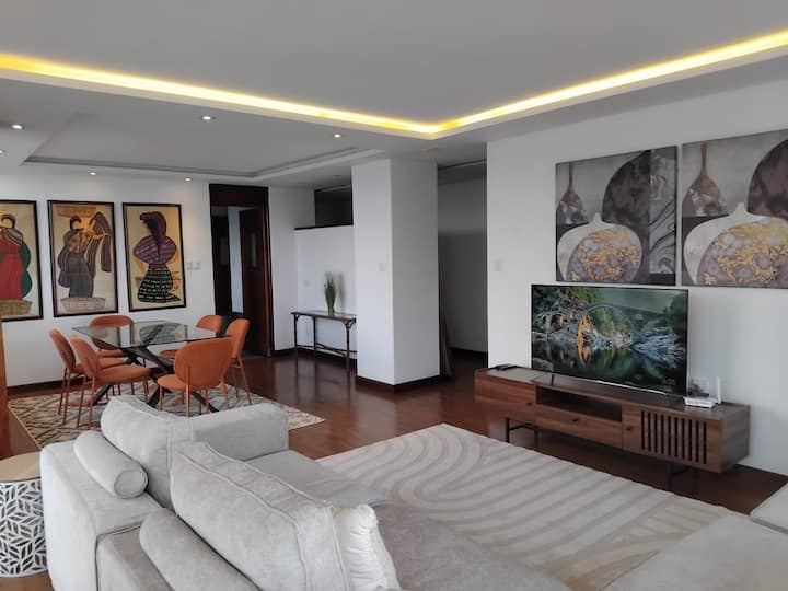 Luminous And Spacious 4bedroom - Guatemala