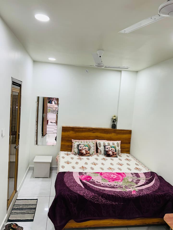 Swastik Inn-your Next Home - Ujjain