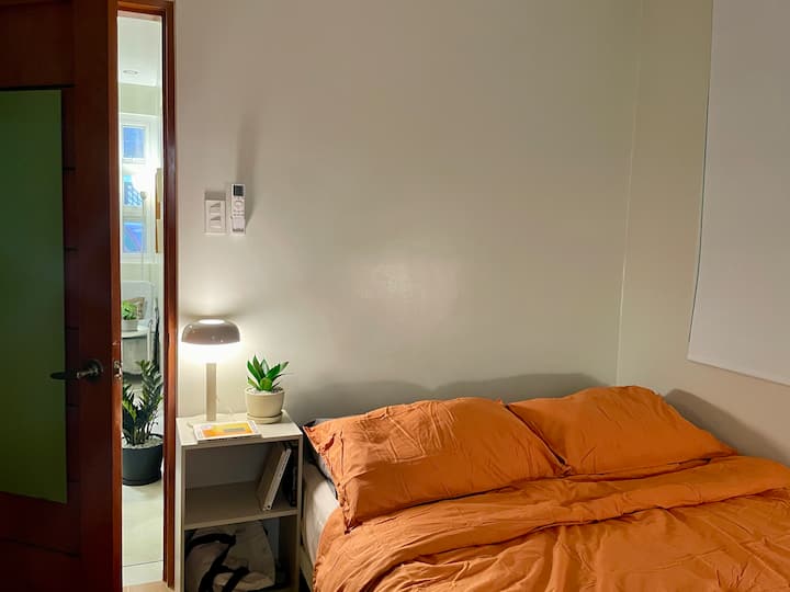 Basic 2br Apartment, Parking, 1 Min Walk To Beach - San Fernando