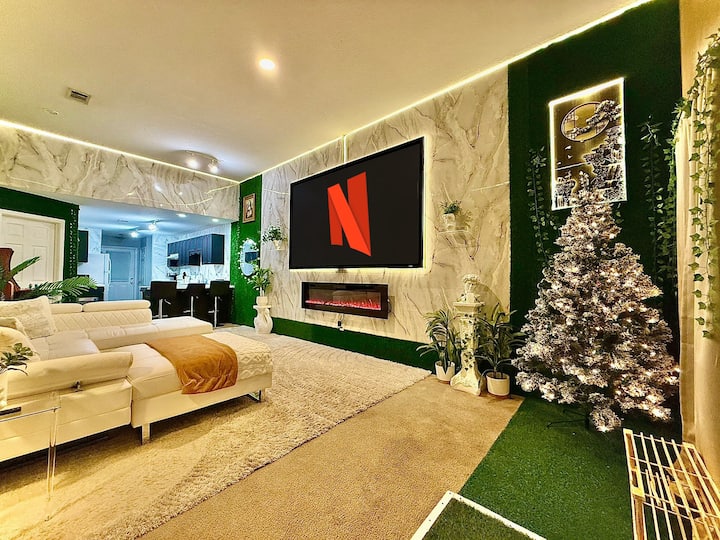 As Seen On Tiktok: Holiday Marble Cinema Dreambnb - Mississippi