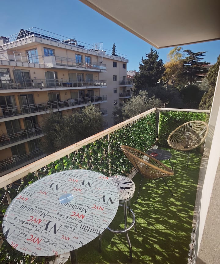 Lumineux, Calme Avec Parking. - Cannes