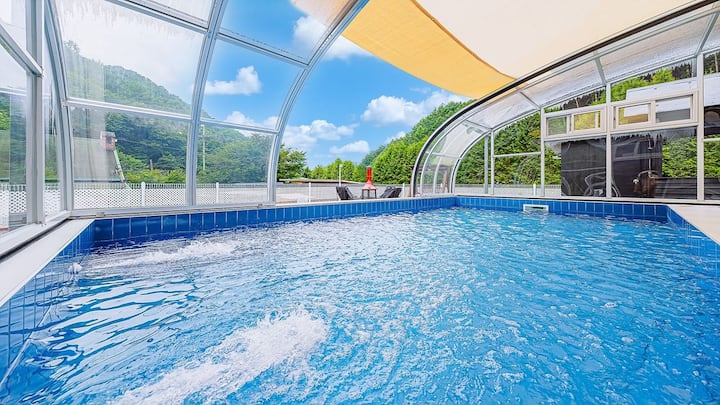 가평레인보우프렌즈/프렌즈독채/개별수영장/바비큐/불멍/노래방/오락실게임 - 가평군