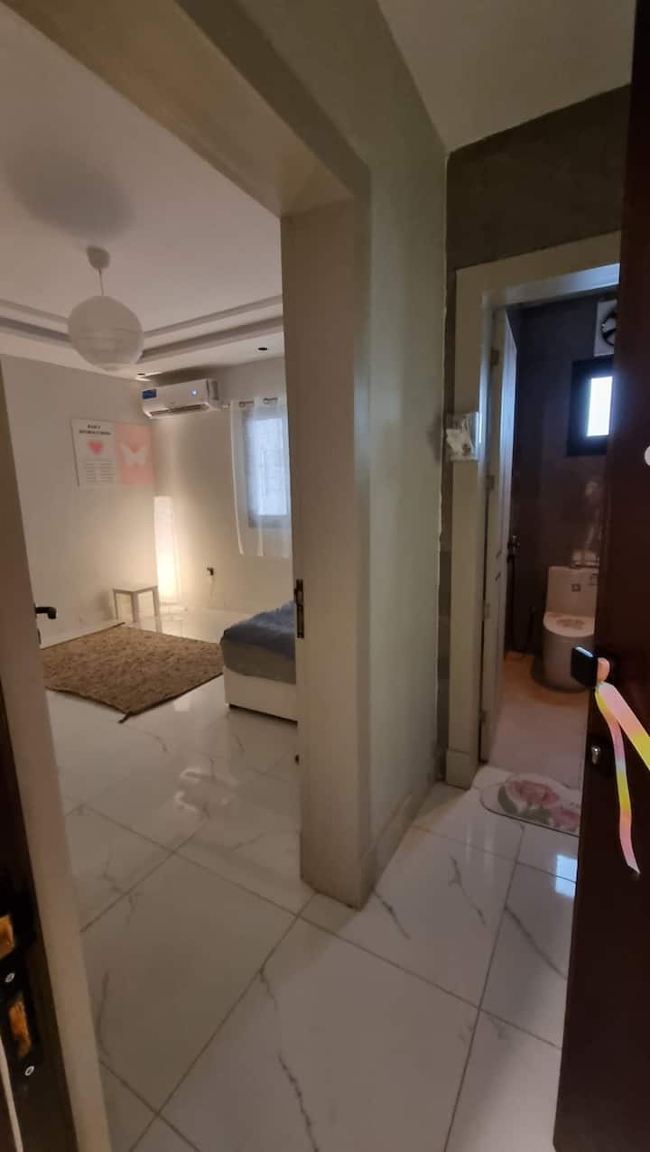 Emerald Nest | Cozy Private Room With Ensuite - Jedda