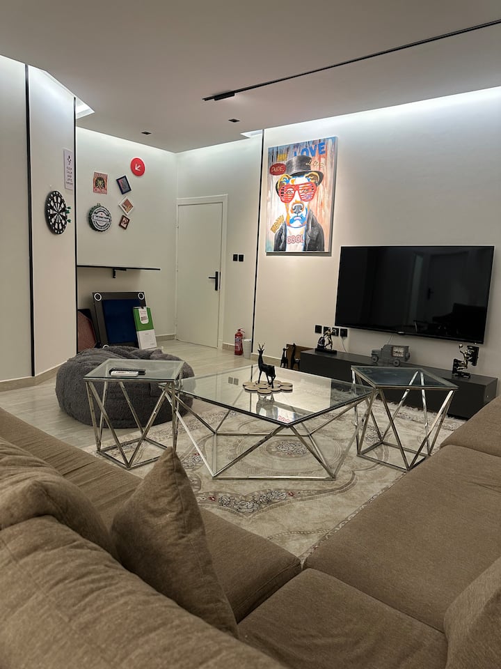 3 Beds One Master Room - Riyad