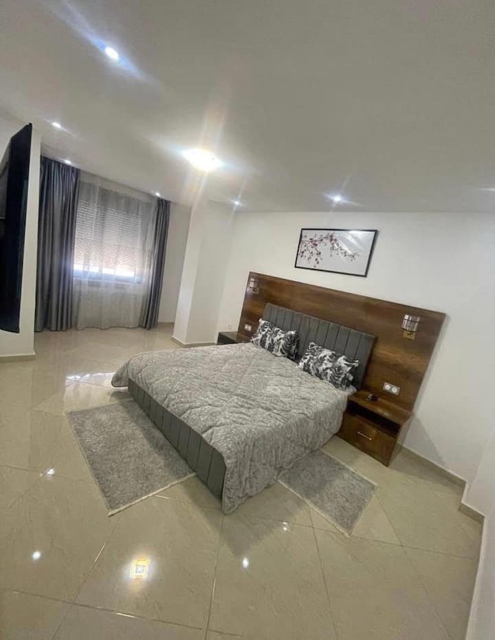 Appartement 3 Chambres Dans Un Quartier Sécurisé. - Oran