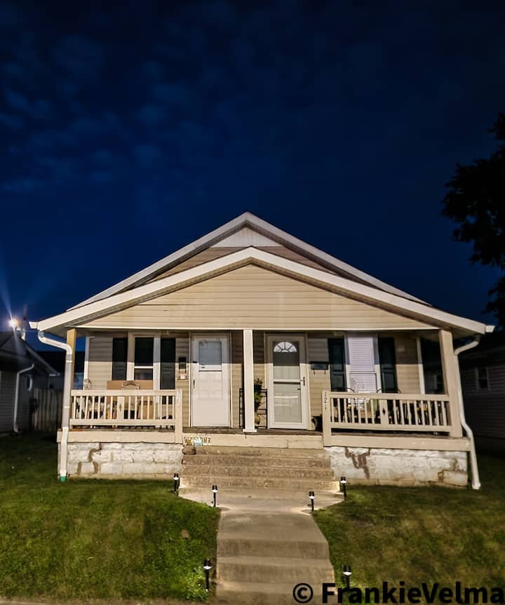 Escape 2 Beechgrove - Relax With A Pup And A Fire! - Indianapolis, IN