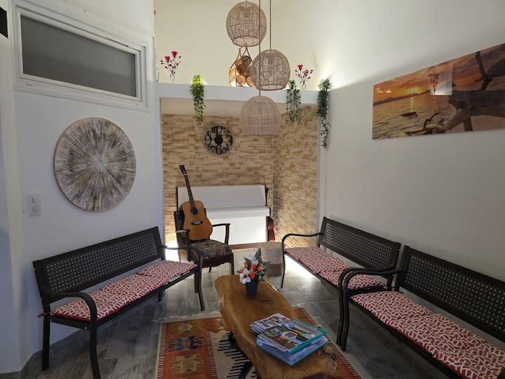 Gîte Pour 15 Au Calme Et à 20 Min De La Plage - Charente-Maritime