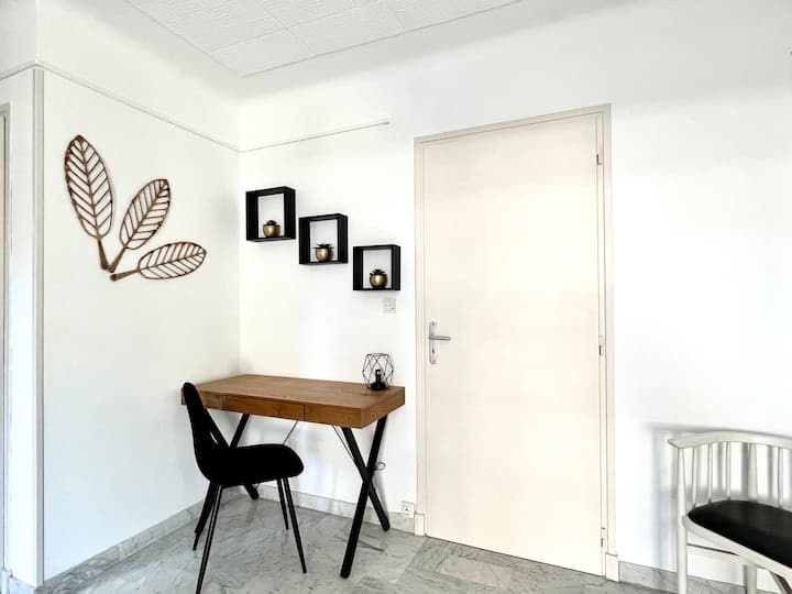 Studio ÉLégant Avec Terrasse & Parking Privé - Saint-Raphaël