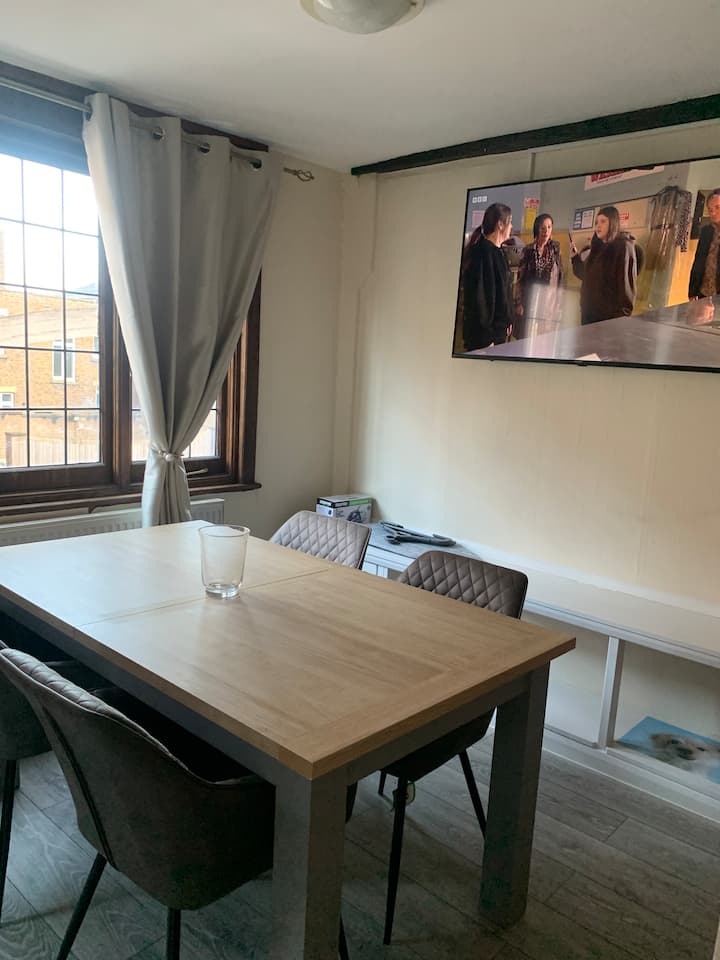 Upper Floor Apartment - Maidstone