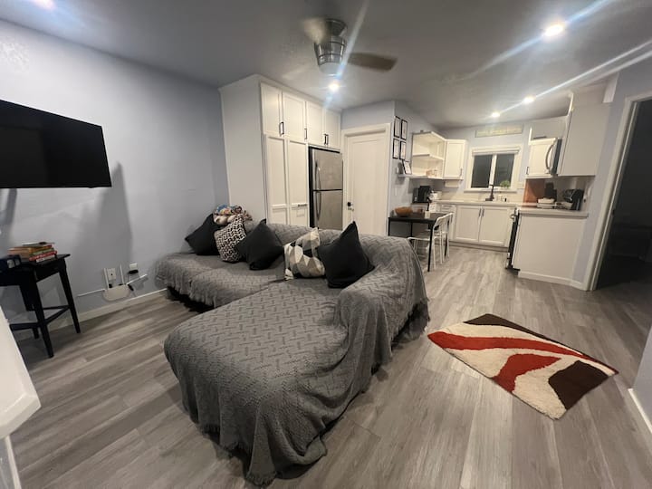 Simple, Central, & Private
2br In Chula Vista - Chula Vista, CA