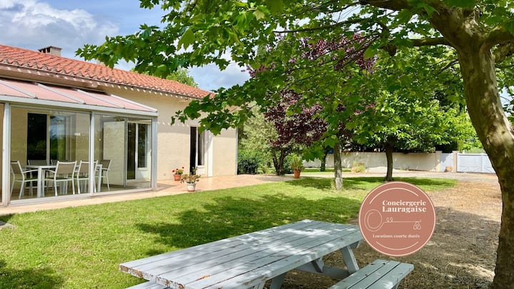 Villa Mar'joe - Spacieuse Et Climatisée, Jardin - ibis Styles Castelnaudary