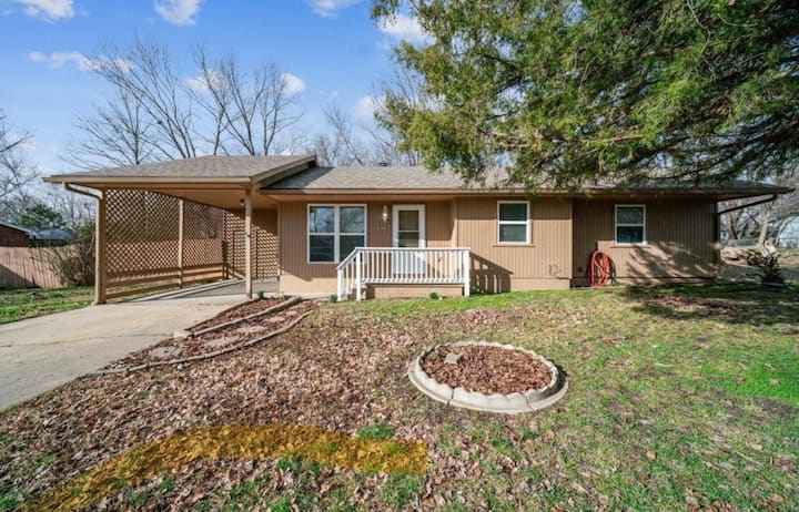 Wolf Creek Escape, 3 Br, 2 Baths - Grove, OK