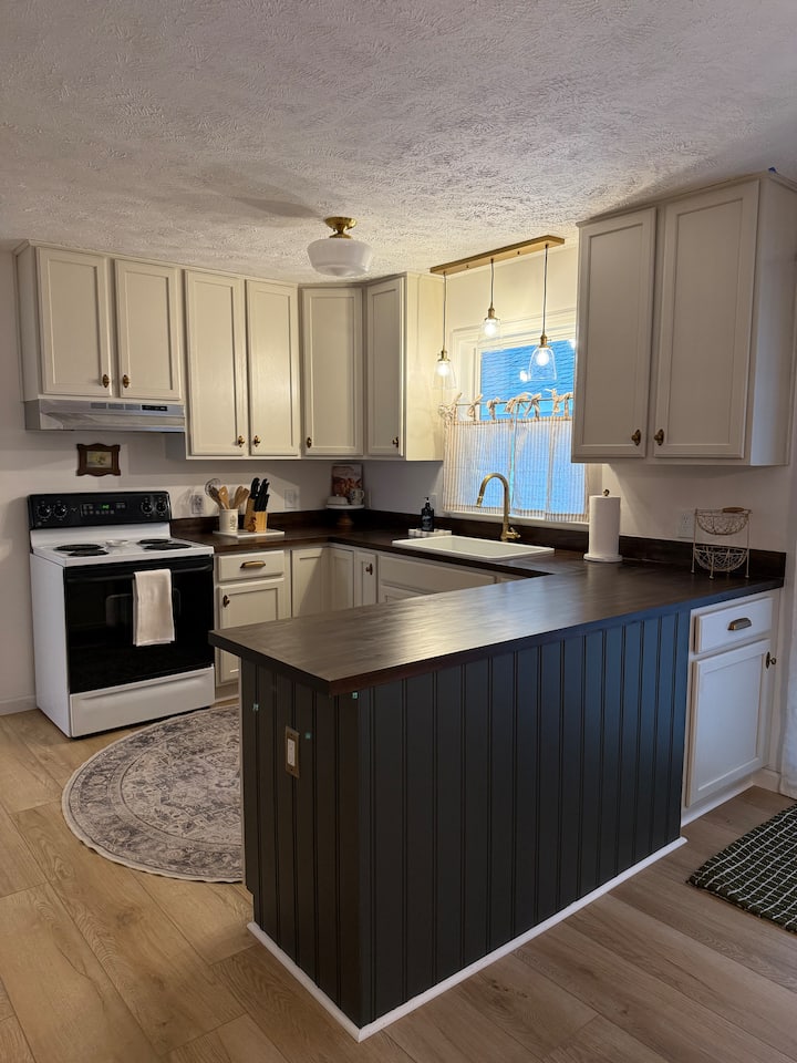 The Nook In Kilmarnock, Va - Kilmarnock, VA