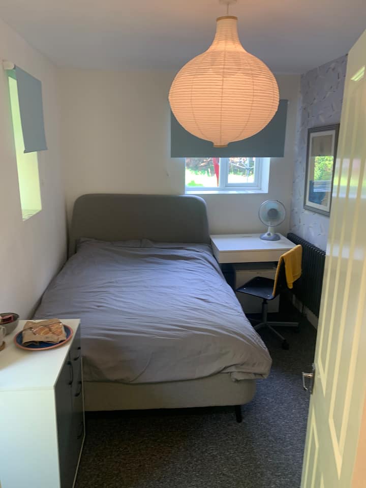 Sunny Double Room With En-suite - ブリストル