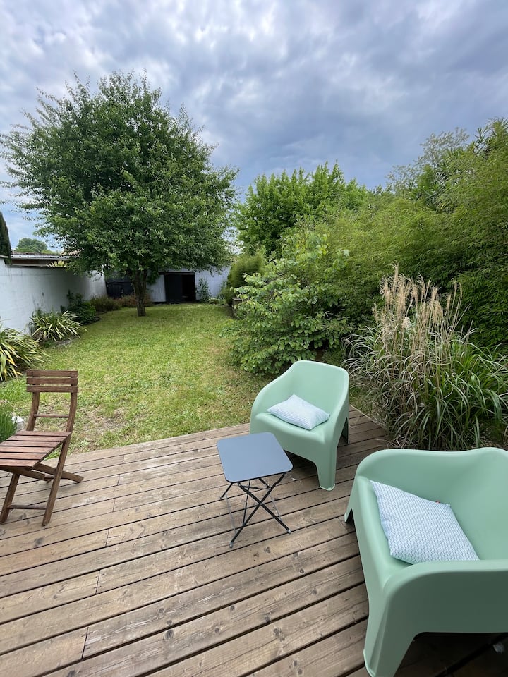 Maison Charmante Avec Jardin. - Villenave-d'Ornon