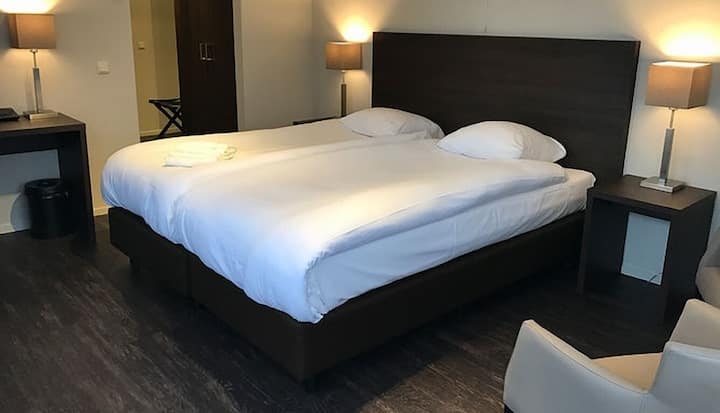 Stay Close To Nature With Indoor Pool & Sauna - Doesburg