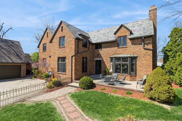 New! Mansion On Montgomery - Knoxville/pella, Ia - Knoxville, IA