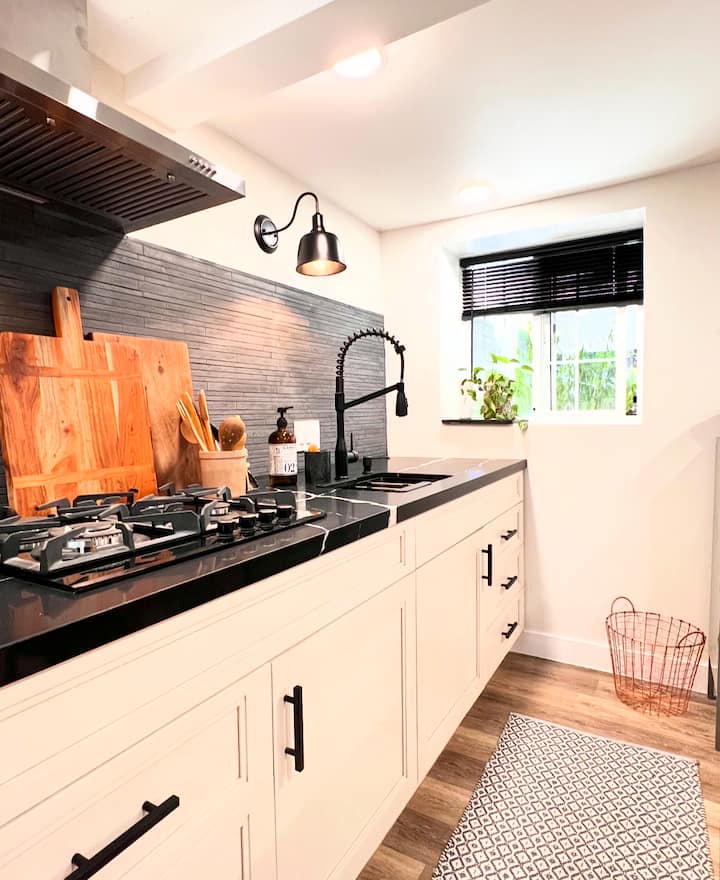 Garden Guesthouse - Alameda, CA