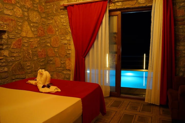 Akyaka Orman Ve Deniz Manzaralı Villa - Akyaka
