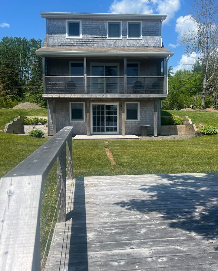 Guesthouse On The Lake - Cape Breton Island
