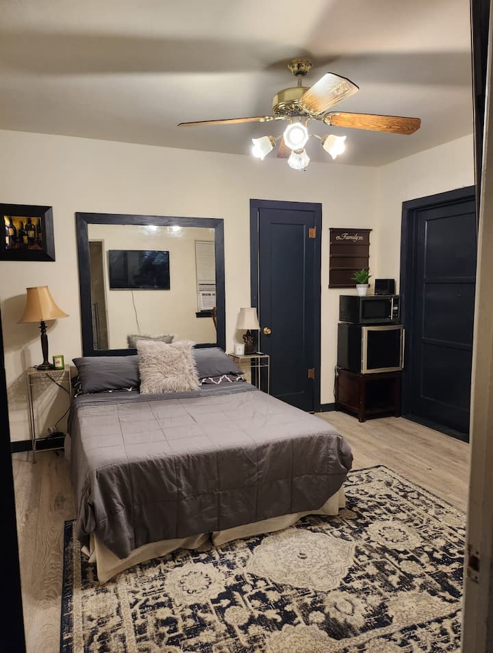 W Lancaster Studio Attached - Oban, CA