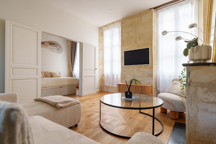 L'appartement D'eugénie 4* - Parking Privé Couvert - Bordeaux