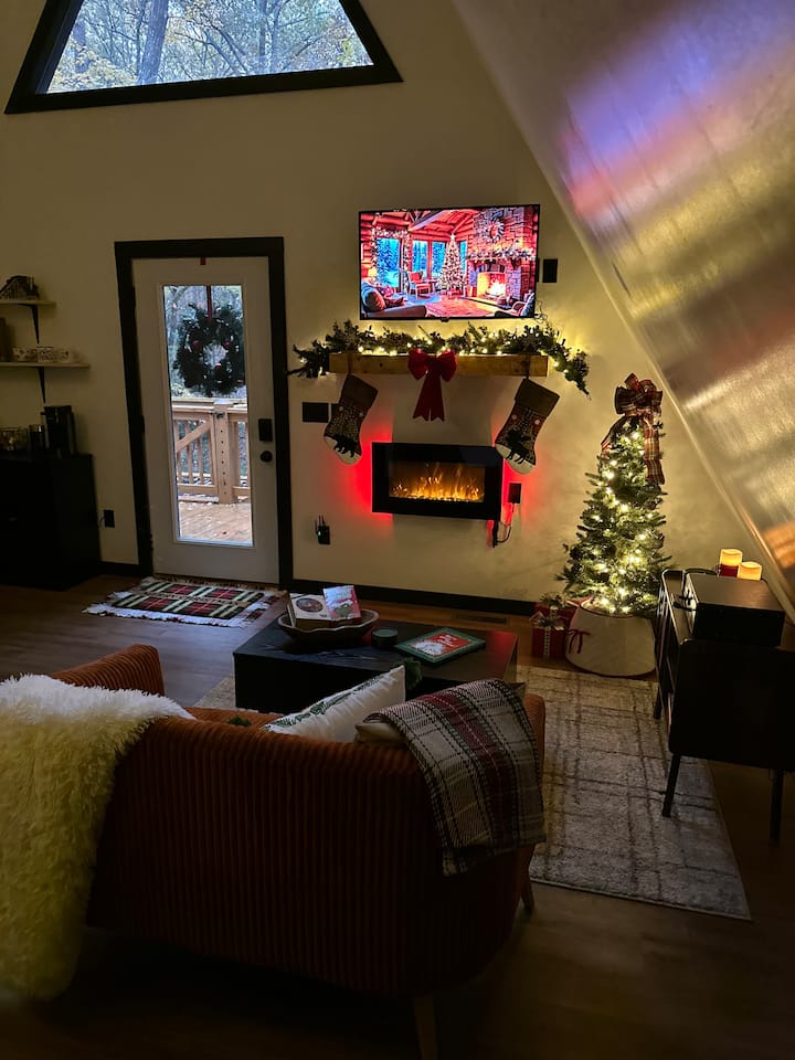Christmas A Frame Cabin~hot Tub~loft~projector - Blue Ridge, GA