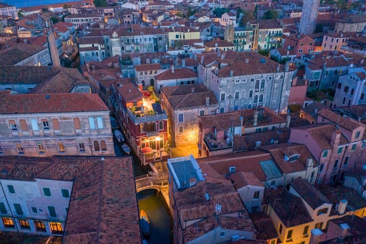 Historic Venetian Palazzo - Mestre, Venise