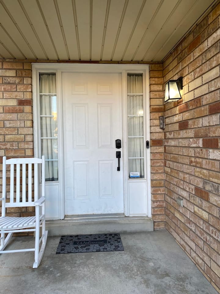 Peaceful, Cozy & Bright Home. - Brampton