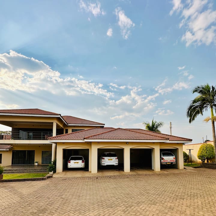 Mandara Estate • 5br Family & Group Villa - 하라레