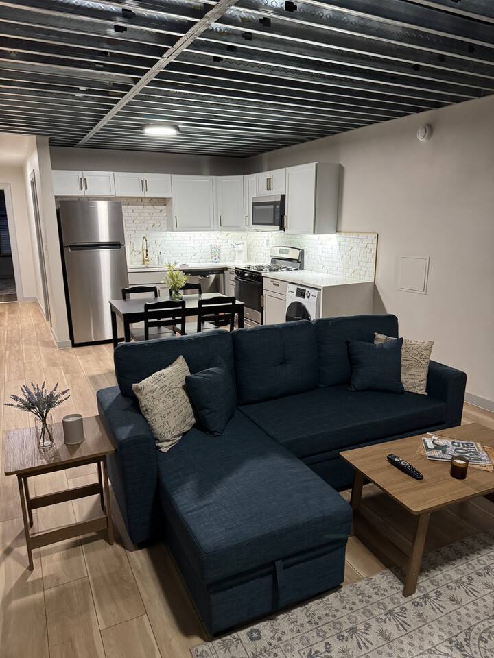 Stay At The Elea - Detroit