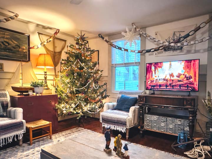 Holly Folly Vibes, Prime Location, King Bed - Provincetown, MA