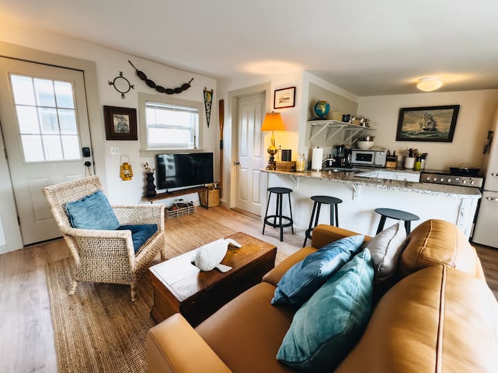 Best Location · Walk Everywhere · Private Deck - Provincetown, MA