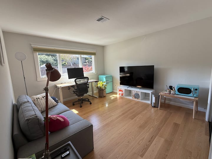 Private Suite In A House - San Mateo, CA