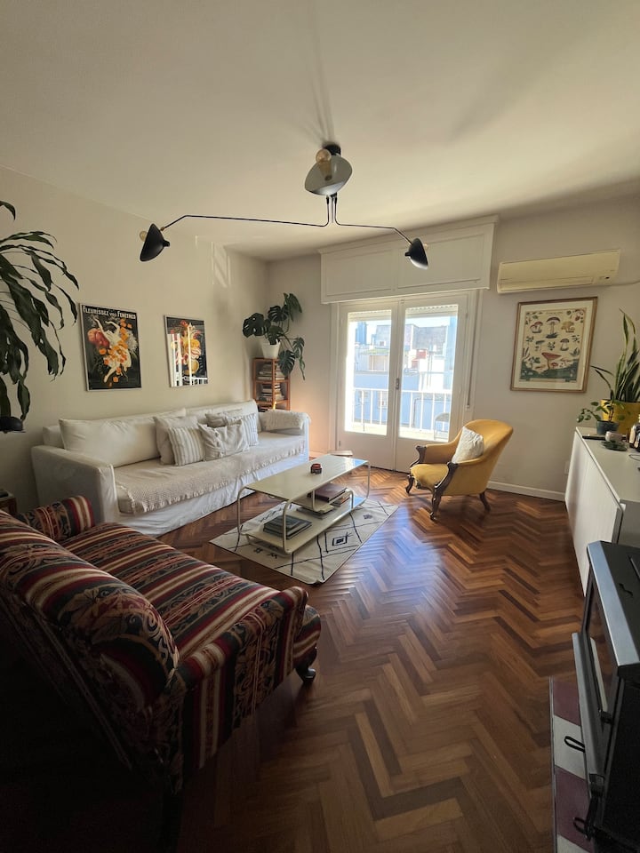 Diseño Y Estilo En P. Carretas - Montevideo