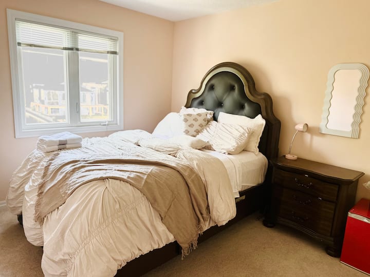 Cosy Charming Room - London