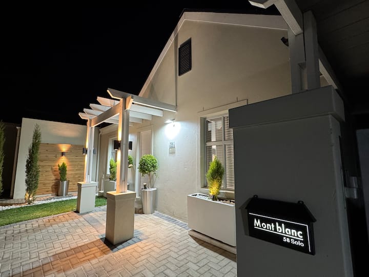 Montblanc 3 Bed 3 Bath House In 24/7 Secure Estate - Stellenbosch