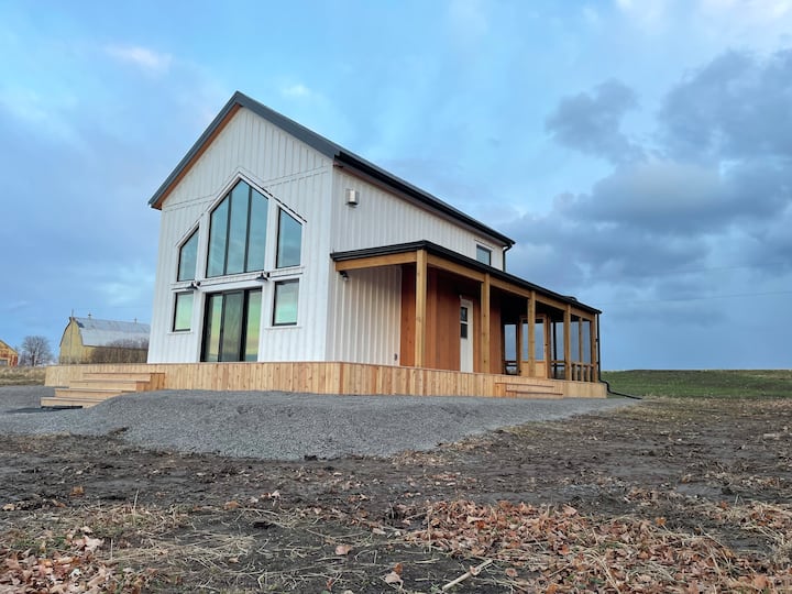 Cressy Cove Waterfront Home - Napanee