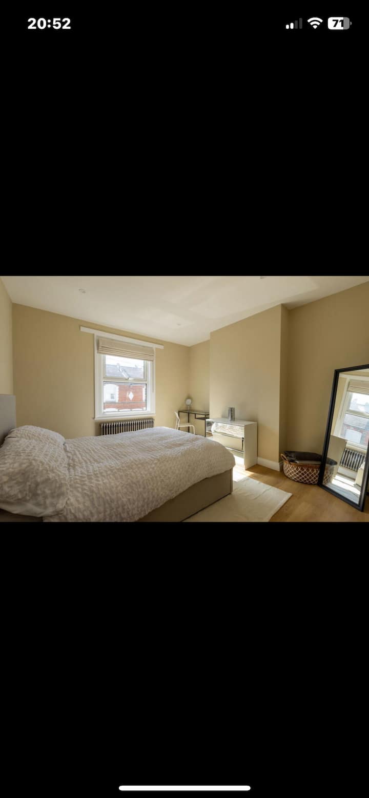 Guildford 2 Bed Town House - Guildford