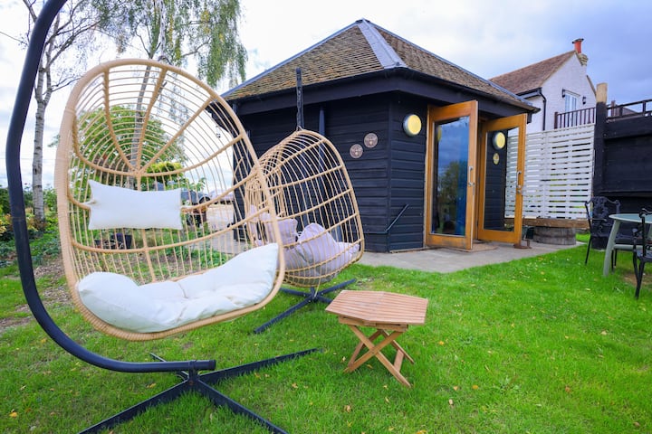 The Hive.  Great Little Getaway. - Hertfordshire