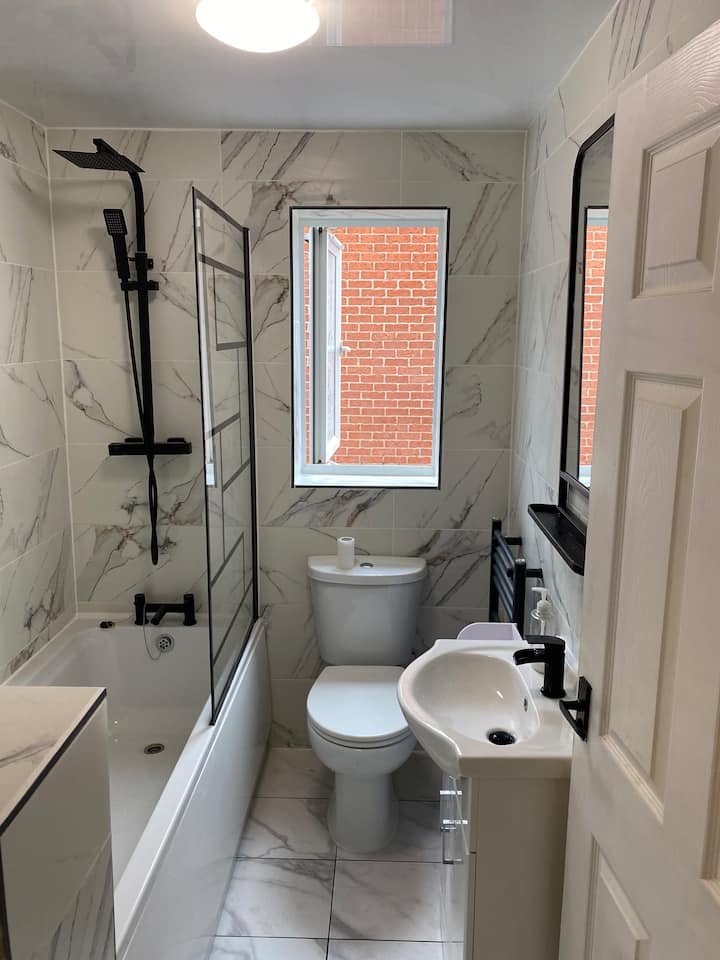 Home Away From Home! Lovely House Near M1 - Nottingham