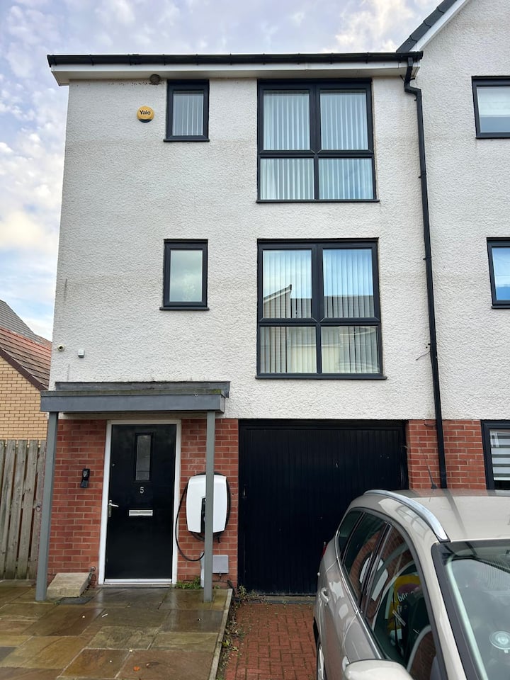 Number 5 - Entire House On Great Park - Newcastle upon Tyne