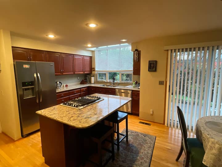 Beautiful Home In Bellevue - Bellevue, WA