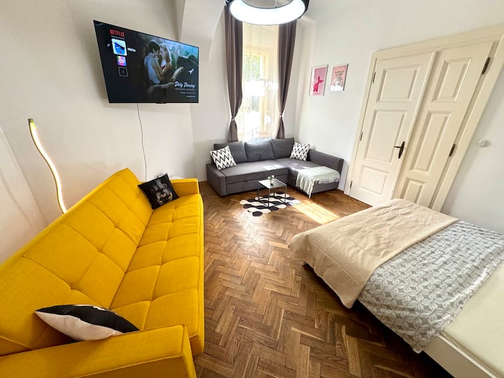 Amazing Apt | City Center | Netflix | Smoking Area - Praga